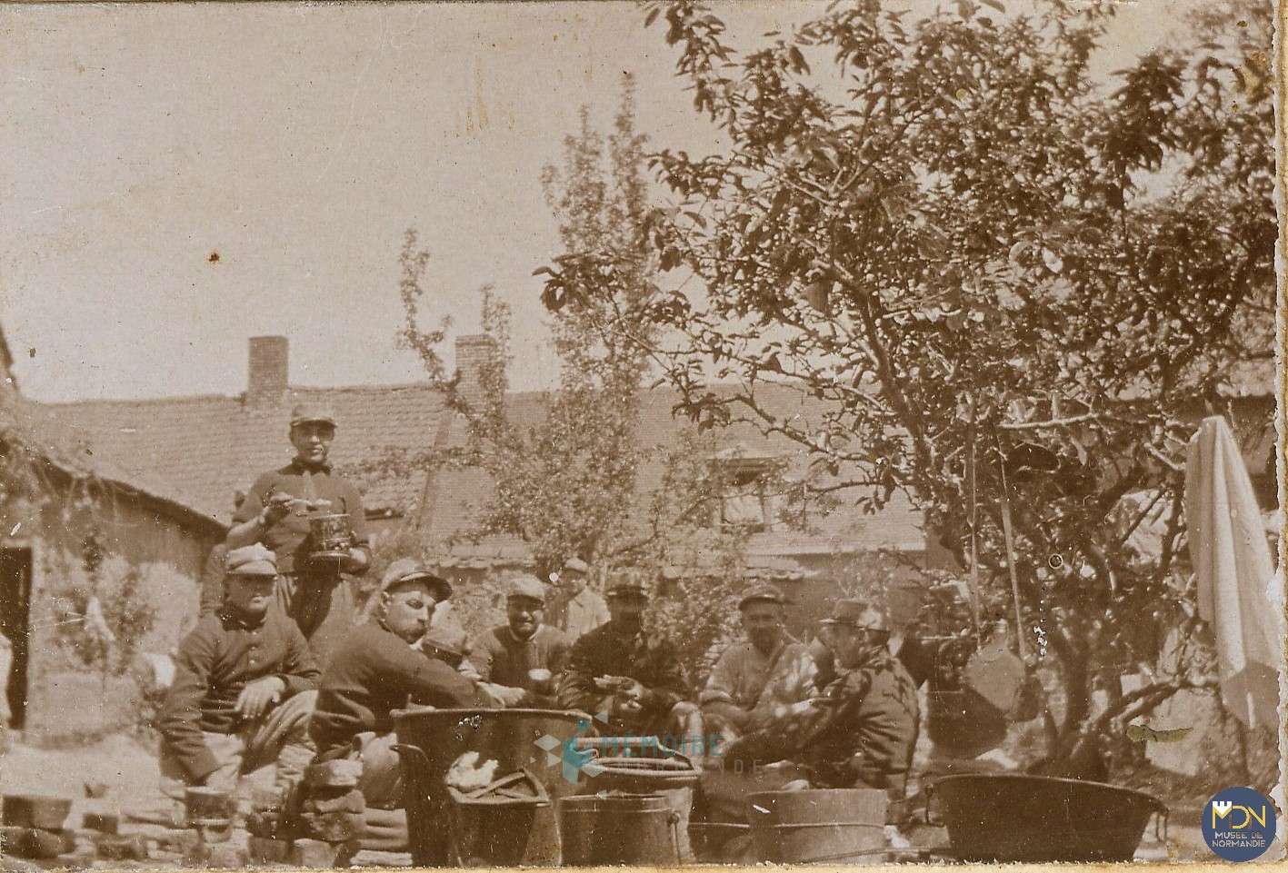 1915, soldats au repos - Mémoire normande, les collections filmiques et ...